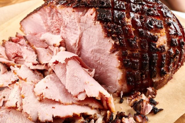 Classic Baked Ham Recipe with Brown Sugar Glaze — The Mom 100